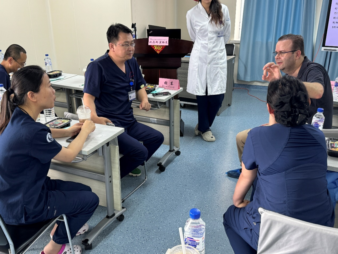 法国里昂大学爱德华·赫里奥特医院教授Thomas Rimmelé到吉大一院重症医学科交流座谈_吉林大学白求恩第一医院
