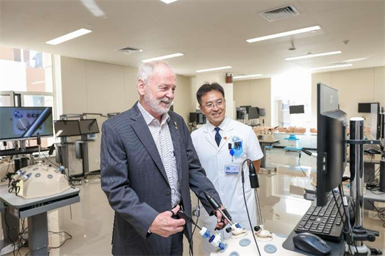 建院75周年丨诺贝尔化学奖得主Hartmut Michel受聘为吉大一院战略科学家_吉林大学白求恩第一医院