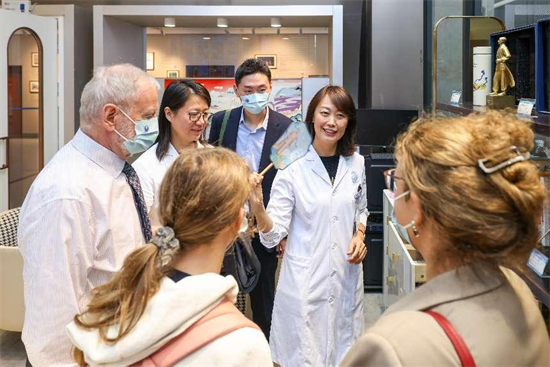 建院75周年丨诺贝尔化学奖得主Hartmut Michel受聘为吉大一院战略科学家_吉林大学白求恩第一医院